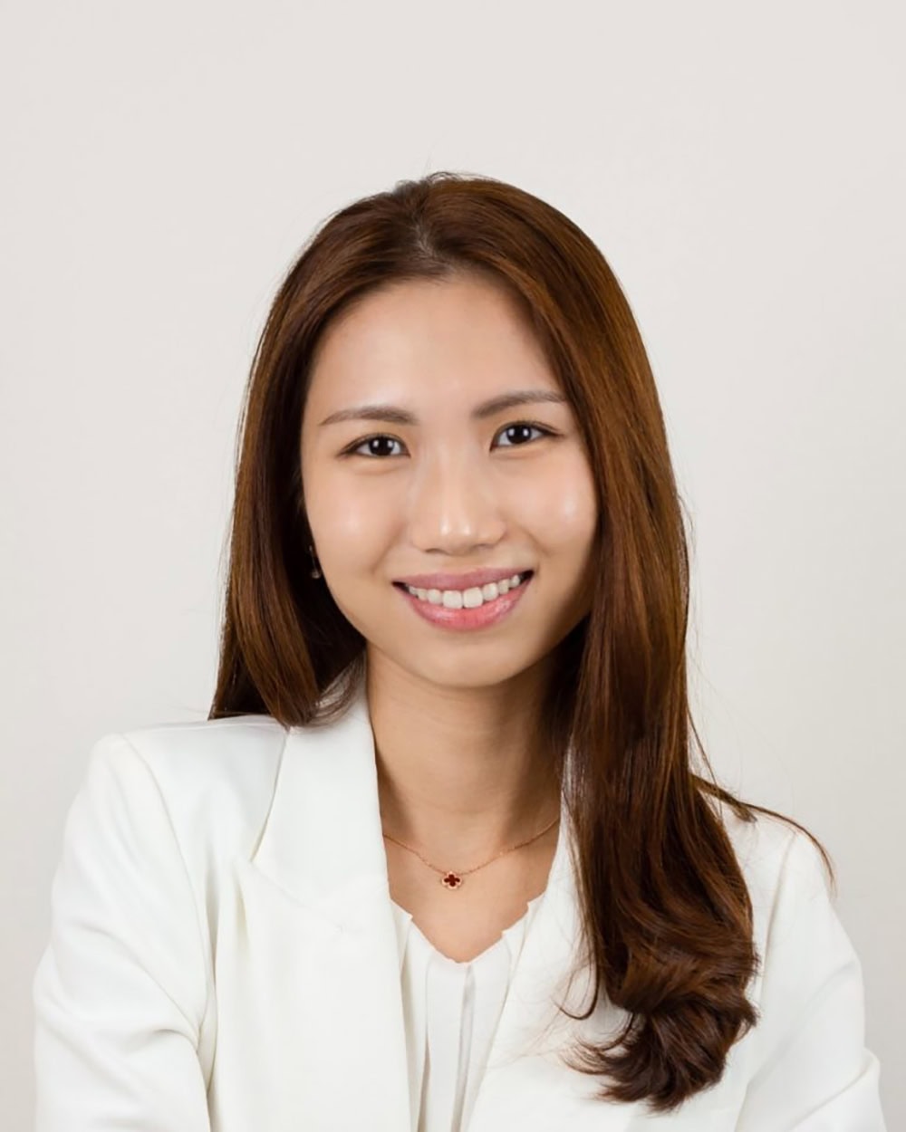 Dr Estee Kan Sze Theng - Resmile Dental